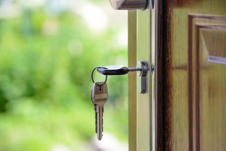 How to Choose the Right Locks for Your Home - In house at home